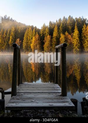 Mountain alpine autumn lake Schwarzsee, Kitzbuhel, Tirol, Austria Alps ...