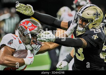 New Orleans Saints safety Jonas Sanker (33) leaps to makes an ...