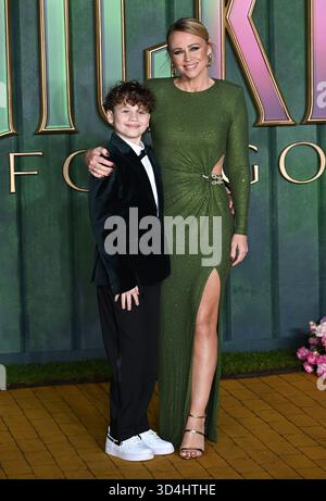 Kimberley Walsh and Bobby Scott attending the premiere of Cirque du ...