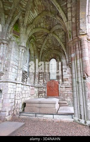 Sir Walter Scott's Tomb, Dryburgh Abbey, Edinburgh and the South ...