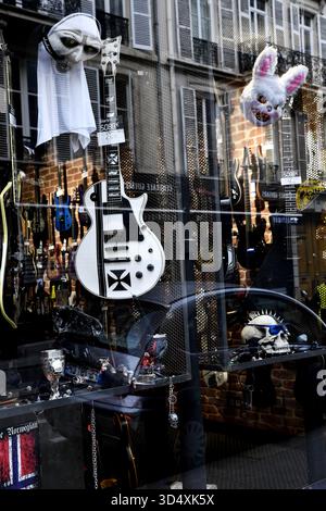 Music Instruments store in Pigalle - Paris - France Stock Photo - Alamy