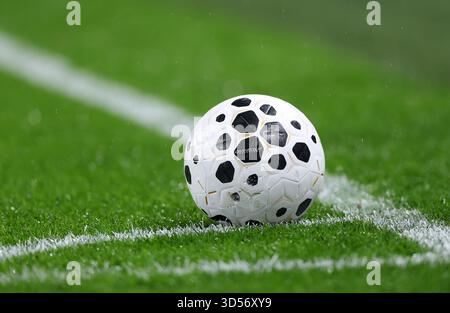 London, UK. 13th Nov, 2025. Serbia's Filip Kostic and England's Morgan ...