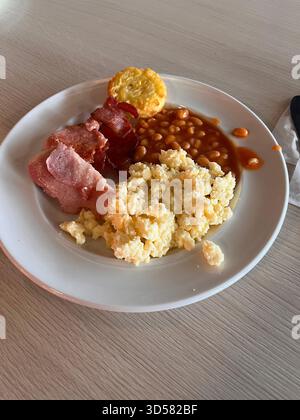 A classic Full English Breakfast served at The Breakfast Club Cafe in ...