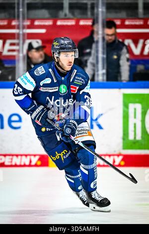Anthony Camara (Iserlohn Roosters, #36) Dresdner Eisloewen vs. Iserlohn ...