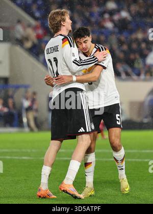 1:4 Goal, celebration, goal scorer Aleksandar Pavlovic (Bayern) Leipzig ...