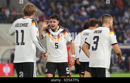 1:4 Goal, celebration, goal scorer Aleksandar Pavlovic (Bayern) Leipzig ...