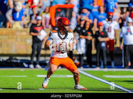 Oregon State quarterback Tristan Ti'A (10) throws a pass during the ...