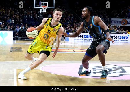 Keith Braxton (Science City Jena, #13) GER, BBL, Frankfurt Skyliners vs ...