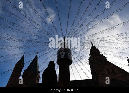 23 December 2025, Rhineland-Palatinate, Malberg: The Barbaraturm ...