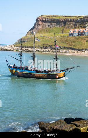 The Endeavour bark sailing out of Whitby Stock Photo - Alamy