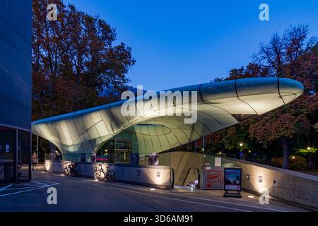 Innsbruck: Station Altstadt of Hungerburgbahn hybrid funicular railway ...