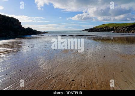 View of the bay at Rhosneigr, Anglesey Stock Photo - Alamy