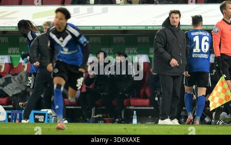 From left: Coach Merlin Polzin (HSV Hamburg), Referee Daniel Schlager ...