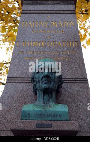 The mausoleum of Samuel Hahnemann, the founder of homeopathy Père ...