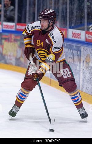 Tim Bozon (94 Geneve-Servette HC) portrait (headshot/close up) during ...