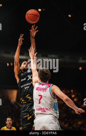 Chip Flanigan (Basketball Lions Braunschweig, #30) vs. Traveon Buchanan ...