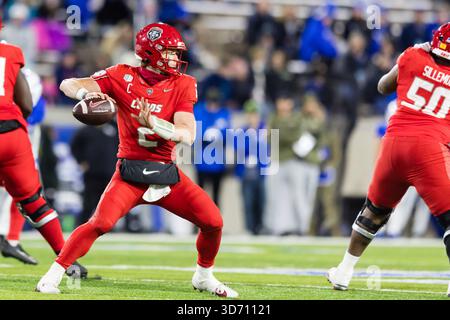 New Mexico quarterback Jack Layne (2) looks for a receiver from the ...