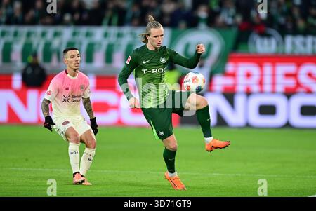 from left: Alejandro Grimaldo (Leverkusen), Bernardo Sinsheim, January ...
