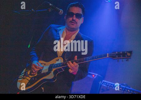Naim Cortazzi - vocals and guitarists of the fun lovin criminals ...