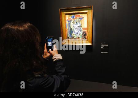 Weeping Woman, by Pablo Picasso, Tate Modern. London. England. UK Stock ...