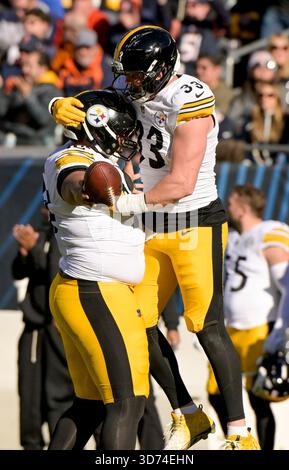 Pittsburgh Steelers linebacker Jack Sawyer (33) participates in the ...