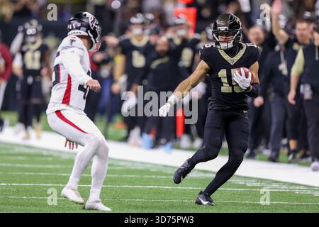 Atlanta Falcons place kicker Zane Gonzalez (45) runs off the field ...