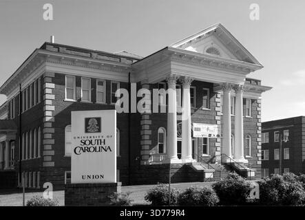 Black and white view of USC Union exterior and campus sign in Union ...