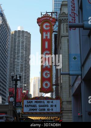 Iconic neon sign of Chicago Theatre, Chicago, Illinois, USA Stock Photo ...