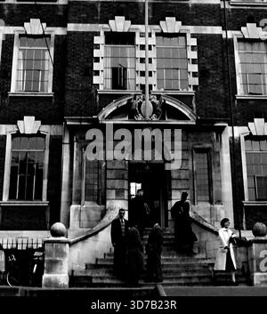 Exeter: University College of England's South-West. Fronta, view of ...