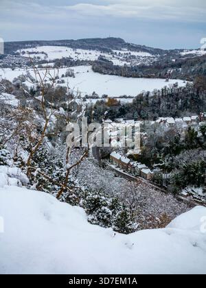 Matlock Bath seen from High Tor with the Cable Cars high above houses ...