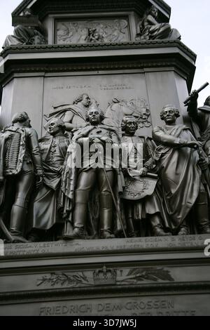 From left to right: Hans Sigismund von Lestwitz (1718-1788), Prussian ...