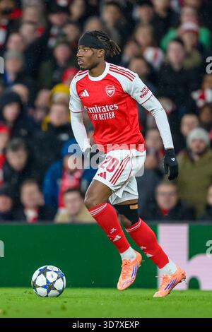 Arsenal forward Noni Madueke (20) applauds the fans during the Paris ...
