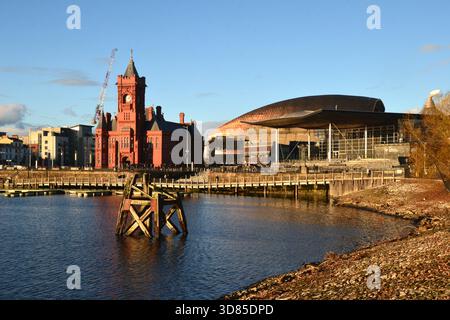 Senedd building (Welsh Parliament), Cardiff Bay, Wales Stock Photo - Alamy