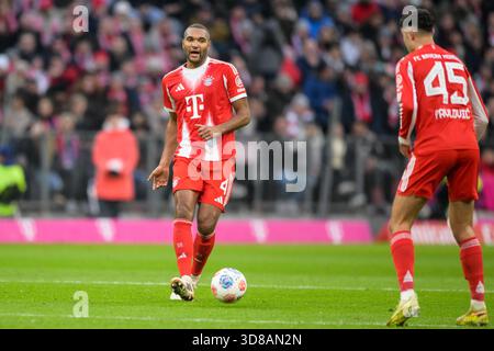 from left: Aleksandar Pavlovic (Bayern), Angelo Stiller Stuttgart ...
