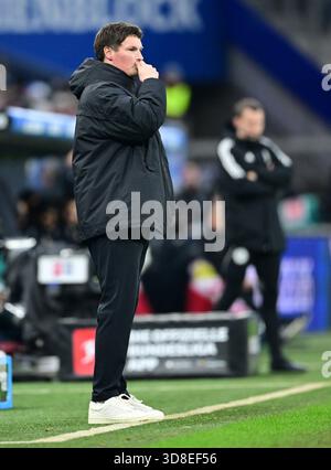Trainer [coach] Merlin Polzin (HSV Hamburg) Sinsheim, December 13, 2025 ...