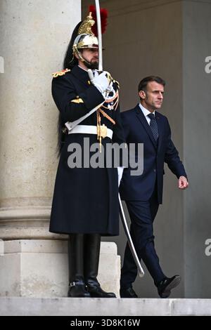 The President of the Republic, Emmanuel Macron, welcomed the President ...