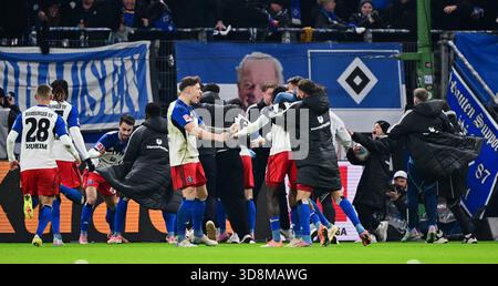 from left Nicolai Remberg, Fabio Vieira, referee Timo Gerach ...