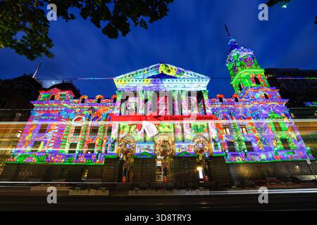 Melbourne Town Hall is illuminated with special Christmas Eve lighting ...