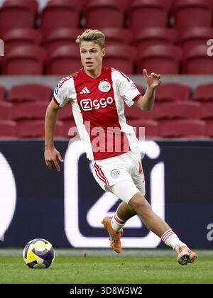 AMSTERDAM, NETHERLANDS - DECEMBER 14: Sean Steur of AFC Ajax shoots at ...