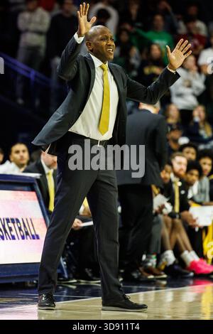 Missouri head coach Dennis Gates argues a call during the second half ...