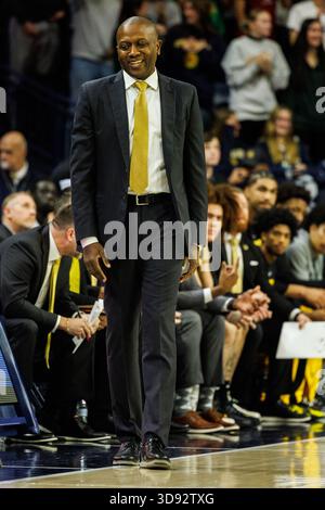 Missouri head coach Dennis Gates argues a call during the second half ...