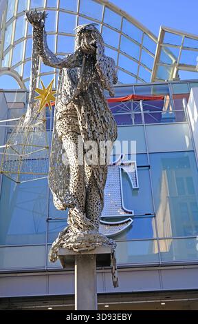 Briggate Minerva statue by Andy Scott, Briggate, Leeds, West Yorkshire ...