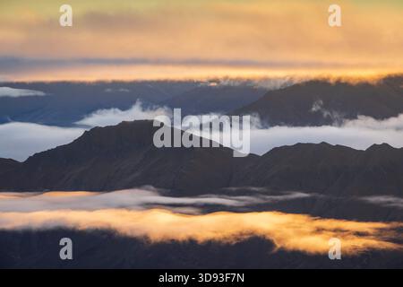 Autumn Alps mountain misty morning view from Jenner Viewing Platform ...