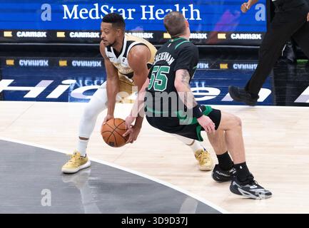 Boston Celtics guard Baylor Scheierman (55) shoots against Chicago ...