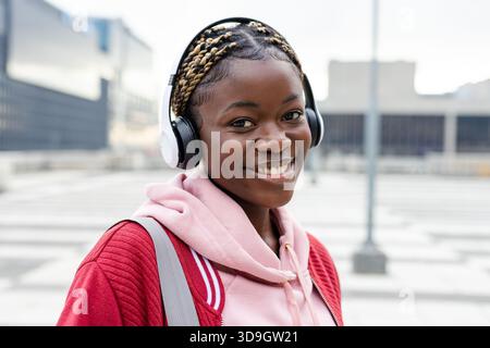 African woman standing over pink background thinking worried about a ...