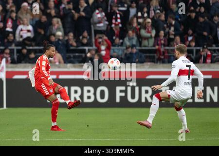 from left: Michael Olise (FC FC Bayern Munich #17), Tom Krauss (1. FC ...