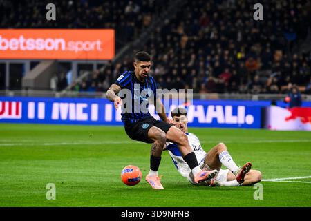 Luis Henrique of FC Internazionale competes for the ball with Eljif ...