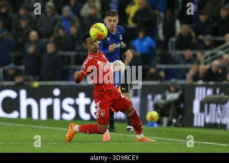 Omari Hutchinson of Nottingham Forest under pressure from Antonee ...