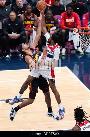 Atlanta Hawks forward Asa Newell (14) dunks the ball against Miami Heat ...