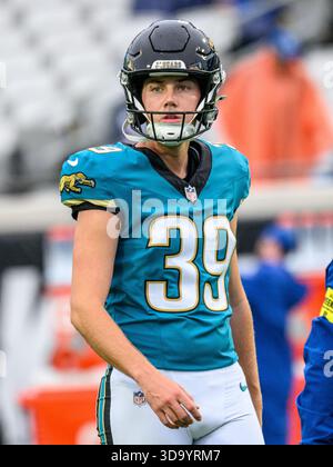 Jacksonville Jaguars place-kicker Cam Little (39) celebrates his 67 ...